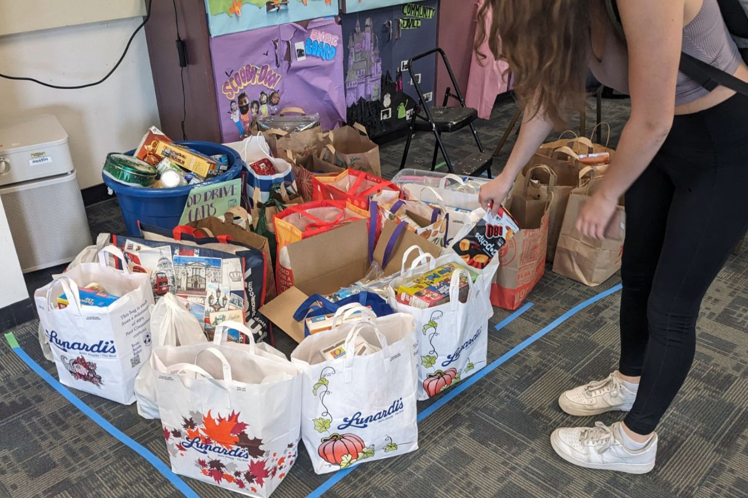 Carlmont’s annual food drive embraces season of giving – Scot Scoop News